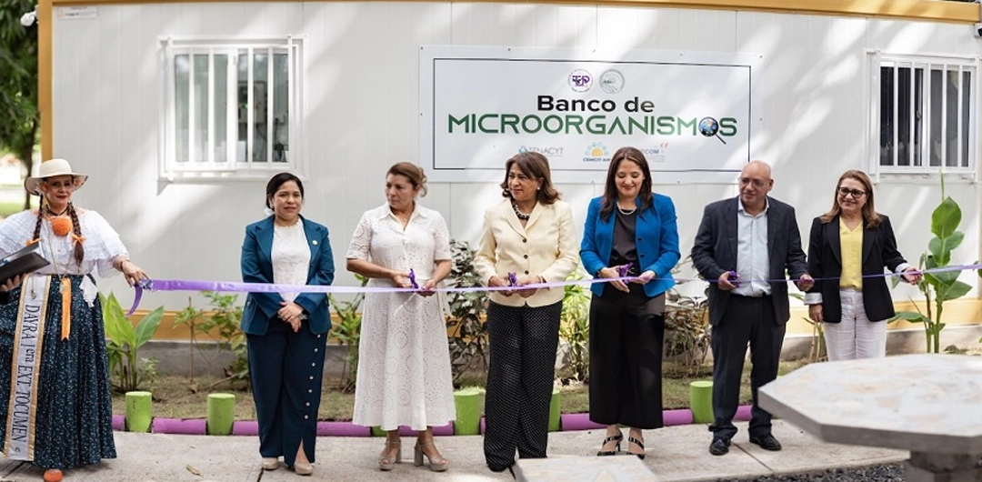 La UTP de Tocumen abre una Nueva Era en la Ciencia: Inauguran Banco de ...